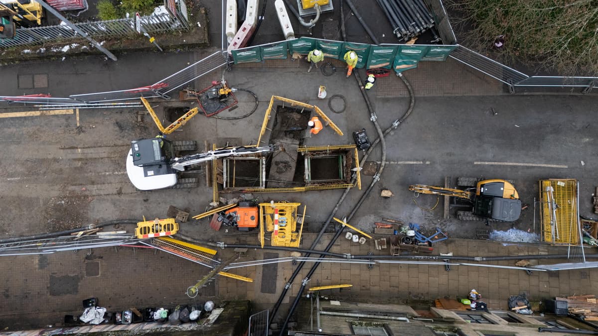 Sinkhole Becomes Tourist Attraction With Five Star Reviews